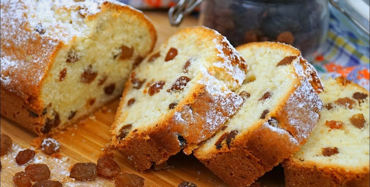 Chec pufos și delicios - Chec cu brânză dulce și stafide - O bunătate ...